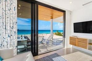 Condo superluxo, 1 quarto, banheira de imersão, de frente para a praia | Terraço/pátio