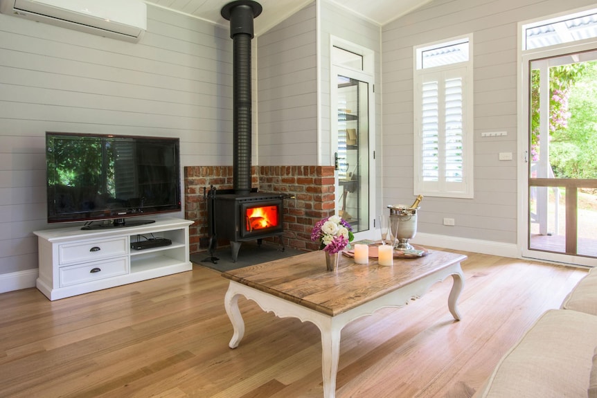 Franklin Cottage - This Country Cottage Offers Fresh, Hamptons Style Decorations In Luxuriously Appointed Cottage. - Dandenong Ranges