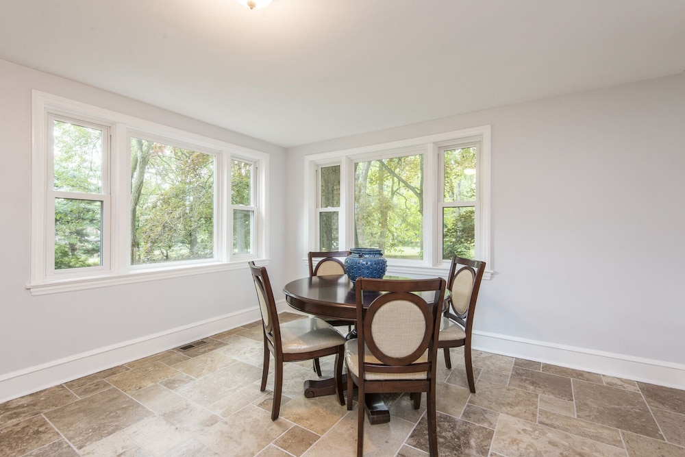 Beautiful Large Home In Edgemont Glen Mills Area - Malvern, PA