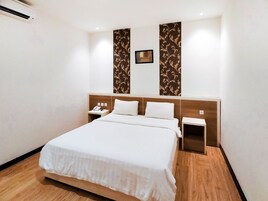 Quarto casal ou duplo luxo | Cofres nos quartos, escrivaninha, quartos à prova de som