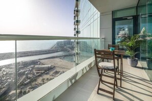 Apartamento superior, 3 quartos | Vista da sacada