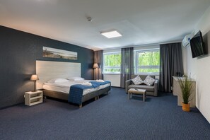 Suíte estúdio júnior | Individualmente mobiliados, espaço de trabalho para notebook