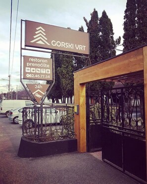 Entrada do alojamento