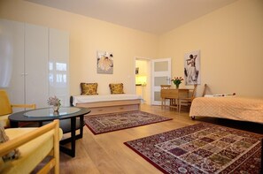 Espaço de trabalho para notebook, ferros/tábuas de passar roupa