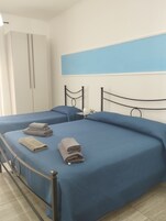 Quarto Familiar (Vaniglia) | Roupa hipoalergénica, secretária, cortinas/cortinados opacos 