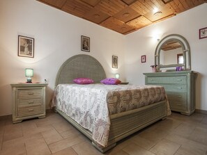 Apartamento, 2 quartos | Roupa de alta qualidade, Wi-fi grátis, roupa de cama fornecida 