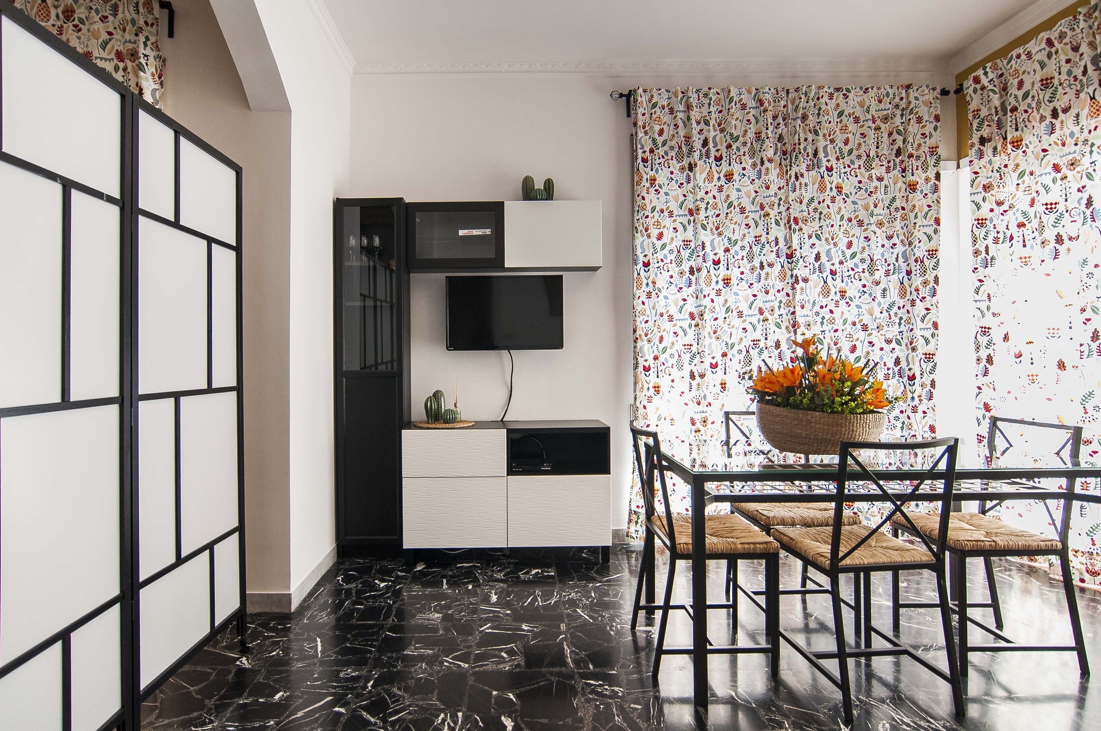 Apartamento, 2 quartos | Refeições no quarto