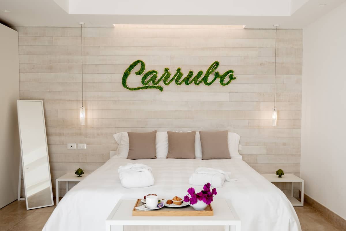 Quarto Triplo Deluxe | Roupa de alta qualidade, edredões de penas 