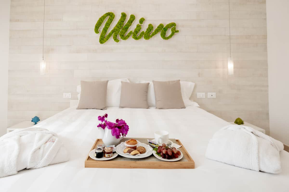 Quarto Deluxe | Roupa de alta qualidade, edredões de penas 