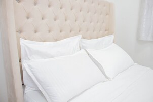 Quarto casal luxo, 1 quarto, ar-condicionado, vista para o pátio (Airconditioned) | Comodidades do quarto