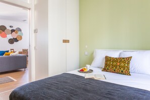 Apartamento, 2 quartos, vista para a cidade | 2 quartos, individualmente decorados, berços (sobretaxa)