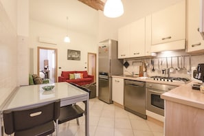 Apartamento, 2 quartos | Refeições no quarto