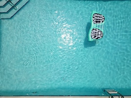 Piscina exterior sazonal