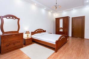 Apartamento superior (floor 4) | 1 quarto, roupas de cama antialérgicas, individualmente decorados