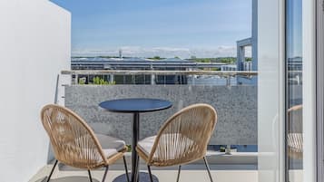 One-bedroom Suite XL with balcony | Sacada