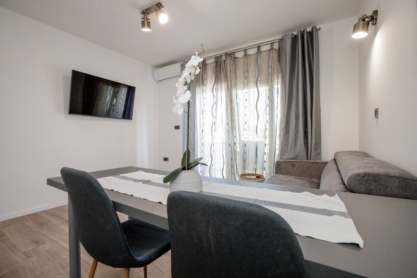 Bolero Apartments / One-bedroom Andro A2+2 - Rab