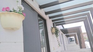 Quartos à prova de som, Wi-Fi de cortesia, roupa de cama