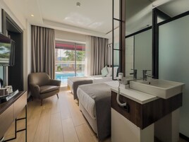 Family Room with Pool View | Roupas de cama de algodão egípcio, roupas de cama premium