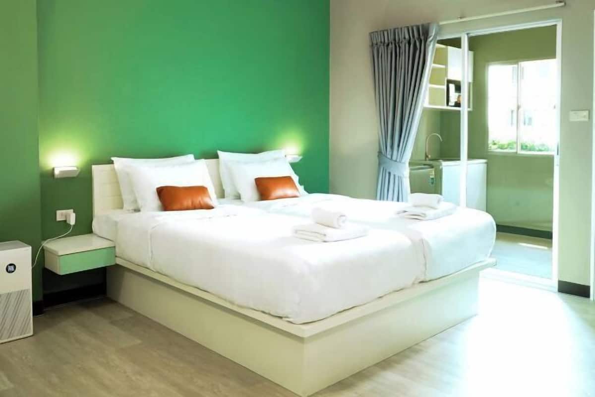 Escrivaninha, Wi-Fi de cortesia, roupa de cama