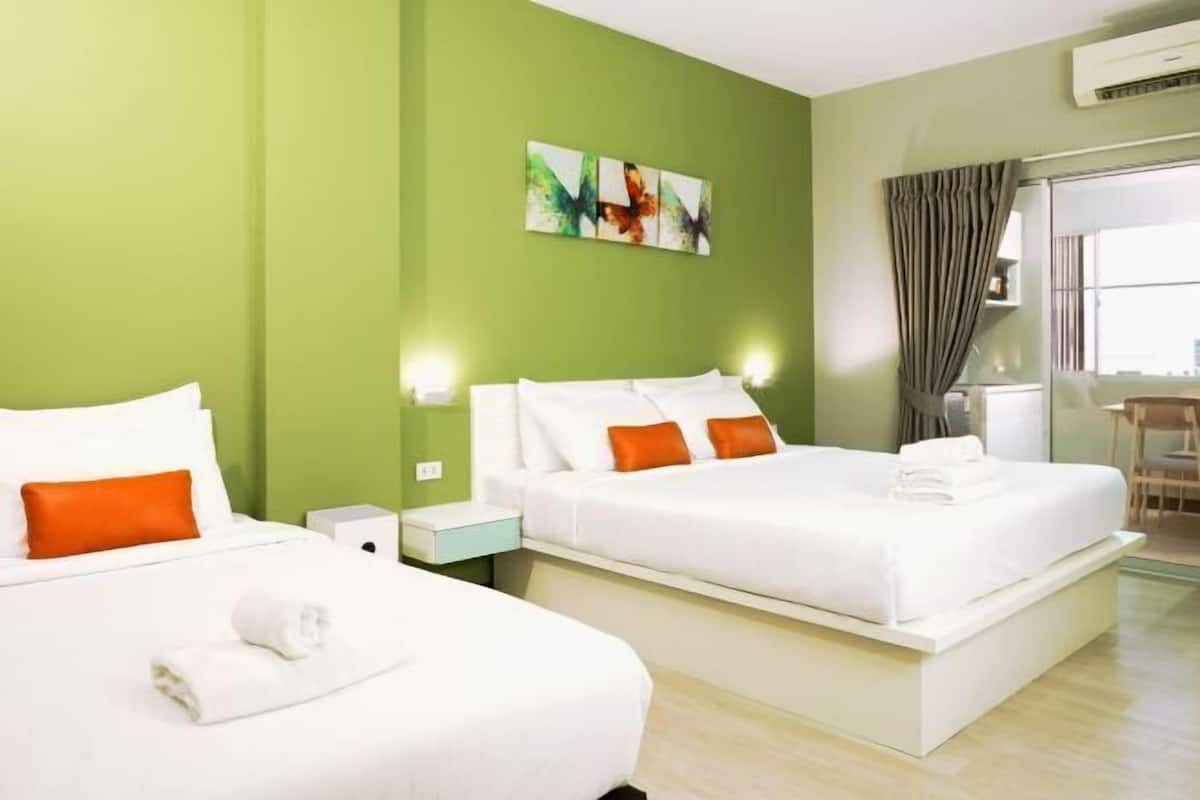 Escrivaninha, Wi-Fi de cortesia, roupa de cama