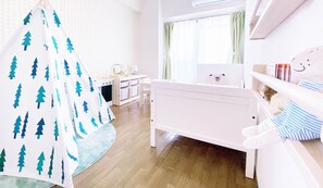 Apartamento, 3 quartos, não fumadores, varanda (701) | Secretária adequada para computadores portáteis, ferro/tábua de engomar 