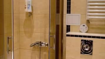 Apartamento | Casa de banho | Toalhas fornecidas