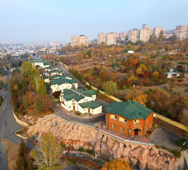 Armenian Village Park Hotel - Yerevan