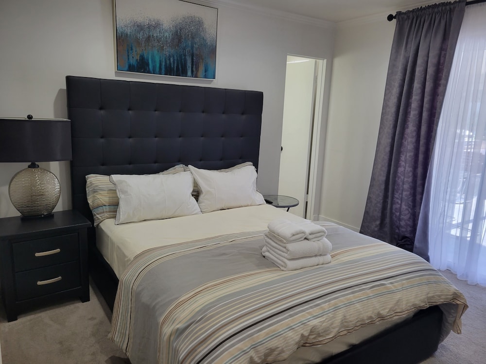 Monthly Rental With Discount!!! Home With Pool, Near Strip, Convention Center. - Las Vegas, NV