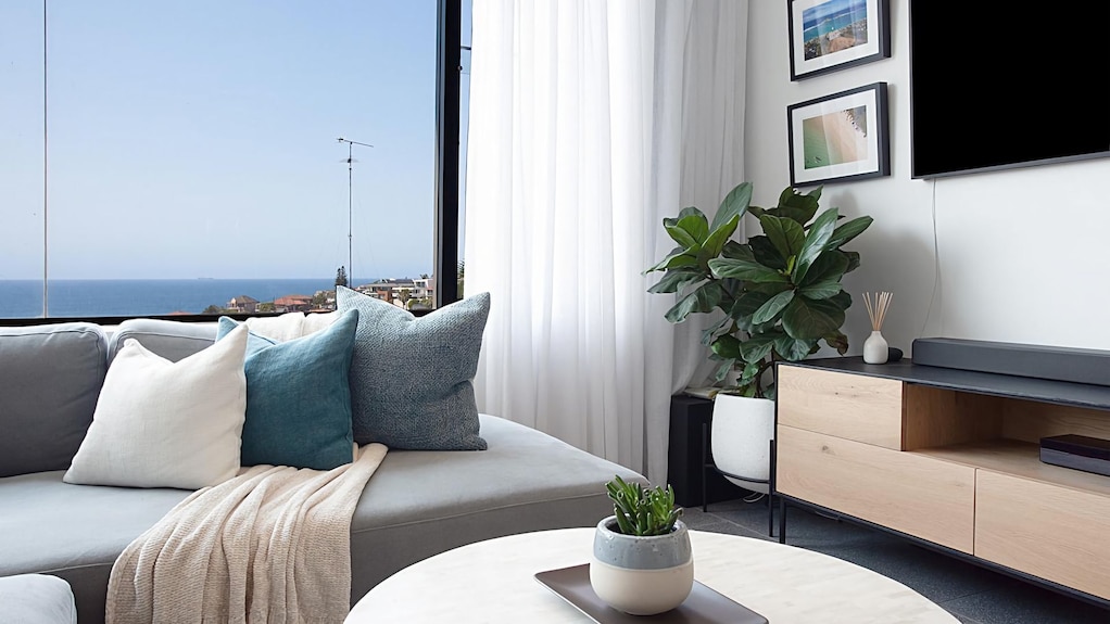 Glamarama Is A Stunning 2-bed Apartment With Tama Beach Views! - Sydney