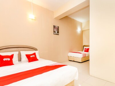 OYO 89703 B Link Hotel