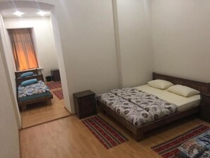 Cofre no quarto, ferro/tábua de engomar, Wi-fi grátis