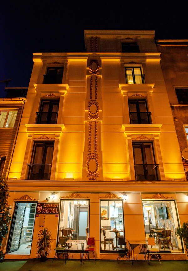 The Camelot Hotel - Istanbul