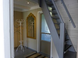 1.Tivarnesset, 3 Bedrooms, Mountain View, Lakeside | Cortinas/cortinados opacos, quartos insonorizados