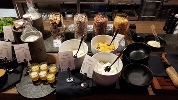 Buffet de pequeno-almoço