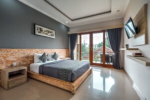 Quarto Standard, 1 cama queen-size | Cofre no quarto, secretária, cortinas/cortinados opacos 