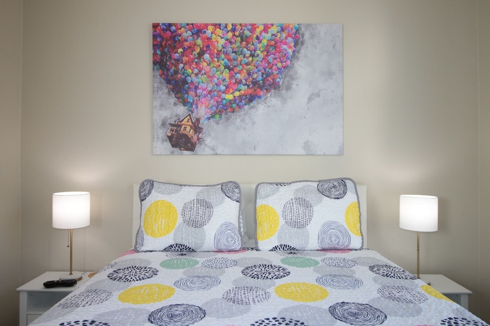 Create Disney Memories! 3-bed Townhome, Just A 7-min Drive To Disney, Book Today - Florida