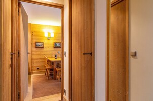 Apartamento, suíte (Appartement B116 - Balcon) | Área de estar | TV de tela plana