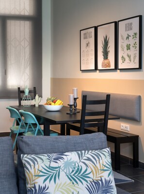 Apartamento, 1 quarto | Área de estar | Smart TV