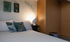 Apartamento, 1 quarto | 1 quarto, quartos à prova de som, ferros/tábuas de passar roupa