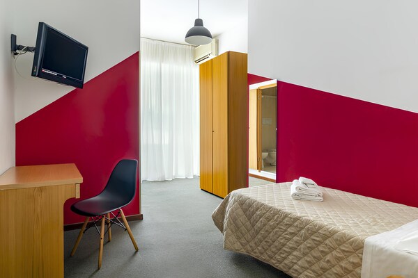 Unihò Hostel - Pavie