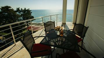 Suite (with Sea and Pool View) | Vista da varanda