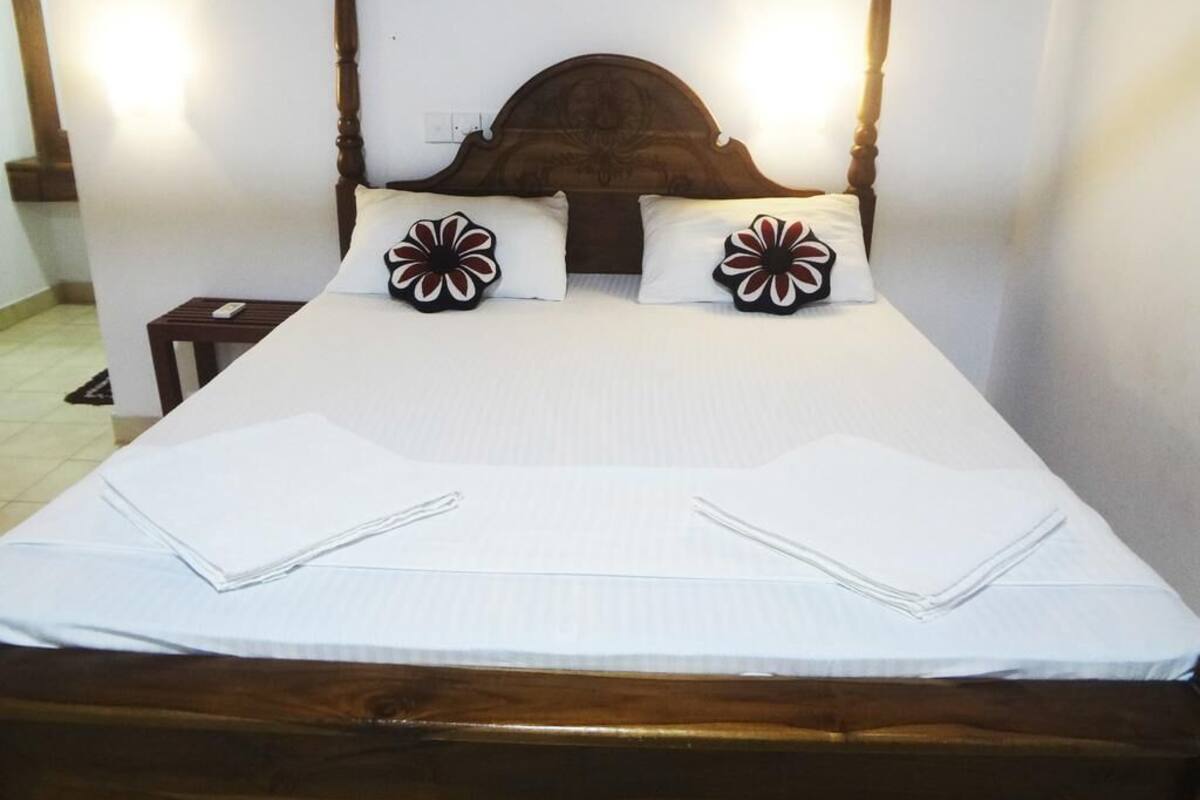 Quarto casal luxo | Escrivaninha, espaço de trabalho para notebook, quartos à prova de som