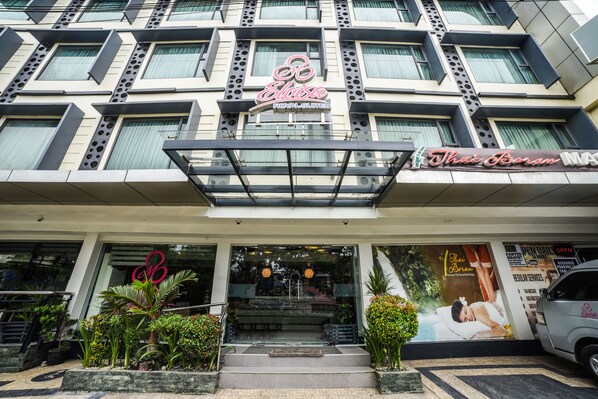 Fachada da propriedade