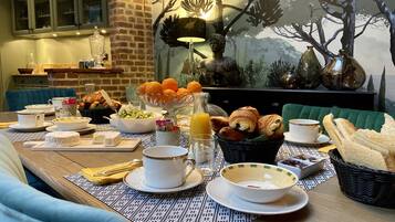 Pequeno-almoço continental diário incluído