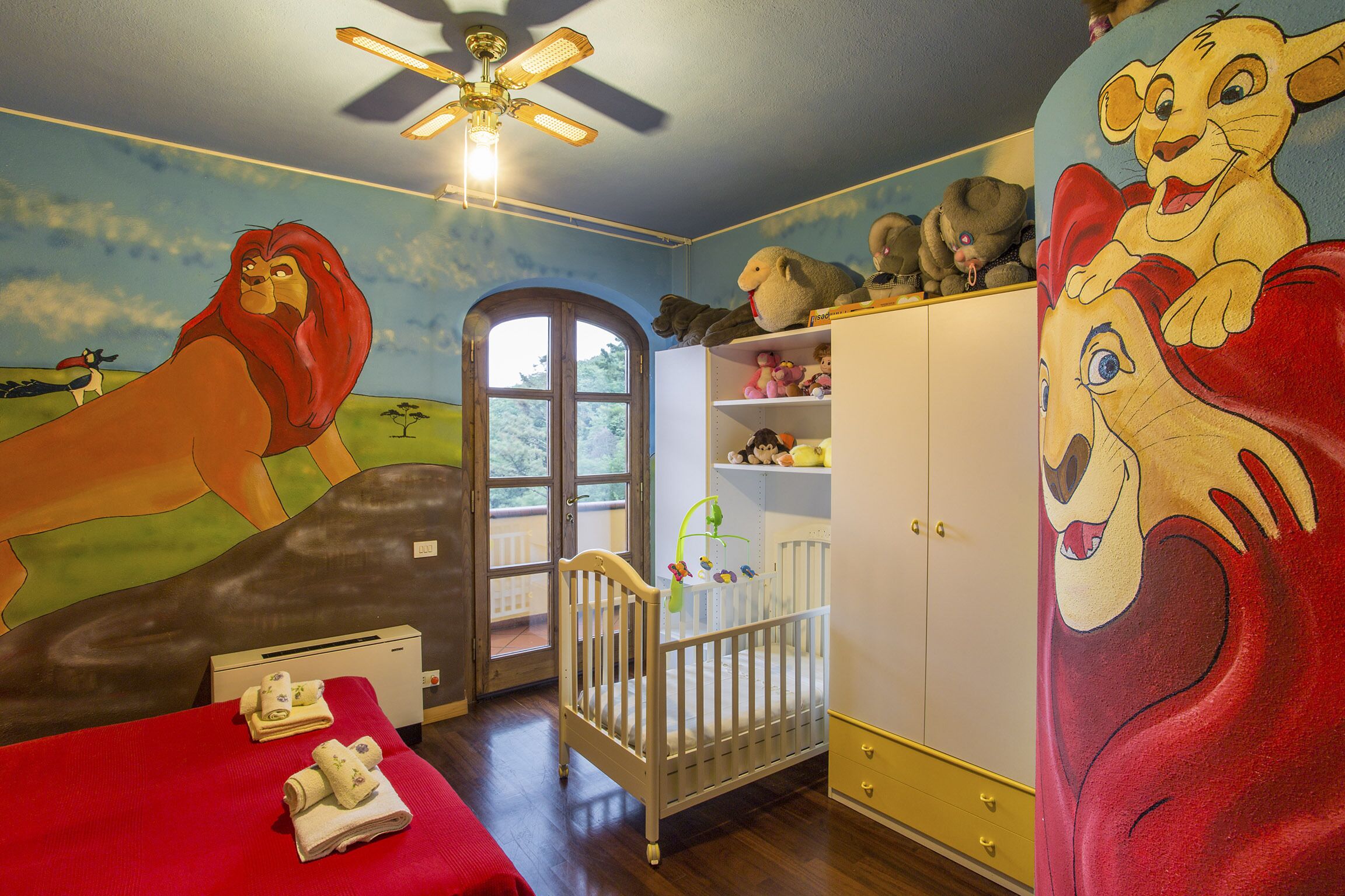 Villa / Independent Home In Lucca With 4 Bedrooms Sleeps 8 - Lucca