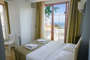 Standart Deniz Manzarali Oda | Roupas de cama premium, quartos à prova de som, Wi-Fi de cortesia