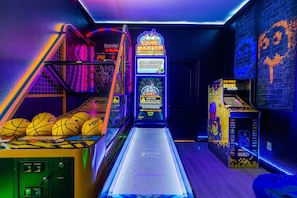 Casa, várias camas (ST016V: 10 Bed, Treehouse, Harry Pott) | Sala de jogos