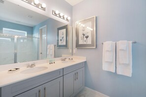 Casa, várias camas (SR010V: 9 Bed, Dinosaurs, Minions, Po) | Casa de banho