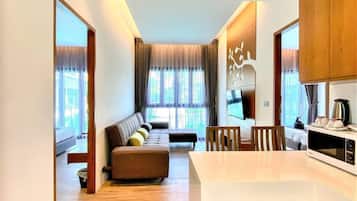 Premier 2 Bedroom Pool Access | Refeições no quarto