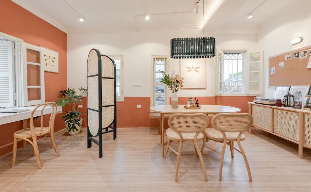 Motnua-"the Missing Piece" Studio Center Hanoi - Hanoi
